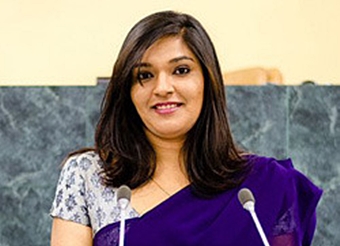 කෙහෙළියගේ දියණිය නැවත පැමිණෙන කතාවේ ඇත්ත නැත්ත ? - Chamithri Rambukwella Back To Sri Lanka ...