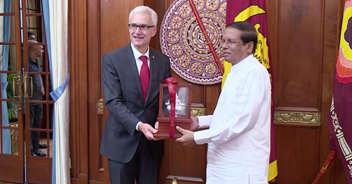 ජනපතිට ඉන්ටපෝල් සම්මානයක් හිමි වෙයි - Video - President - Hiru Gossip ...