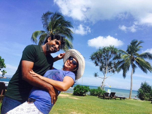 කාලෙකින් එළියට ආව නිමන්ති පෝරගේ නිවාඩු ගත කරන්න ගියපු හික්කඩුව ටුවර් එක ...