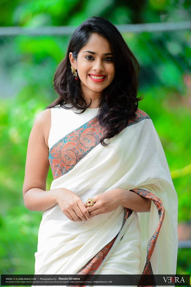 කිෂානි අලංකිගෙන් තිසර පටයේ සයිස් එක අහපු පුද්ගලයාට ඇය දුන්නු රිදෙන ෂොට් ...