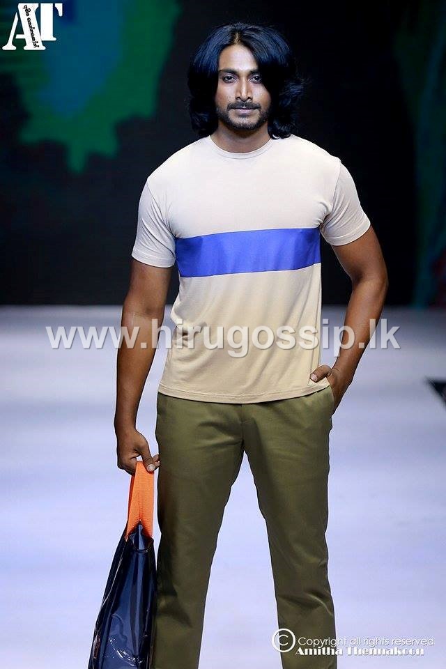 "අපි මුලින්ම මුණ ගැහෙන්නේ යාළුවෙක්ගේ පාටියකදි. එතැනදි යාළුවෝ විදිහට අපි ...