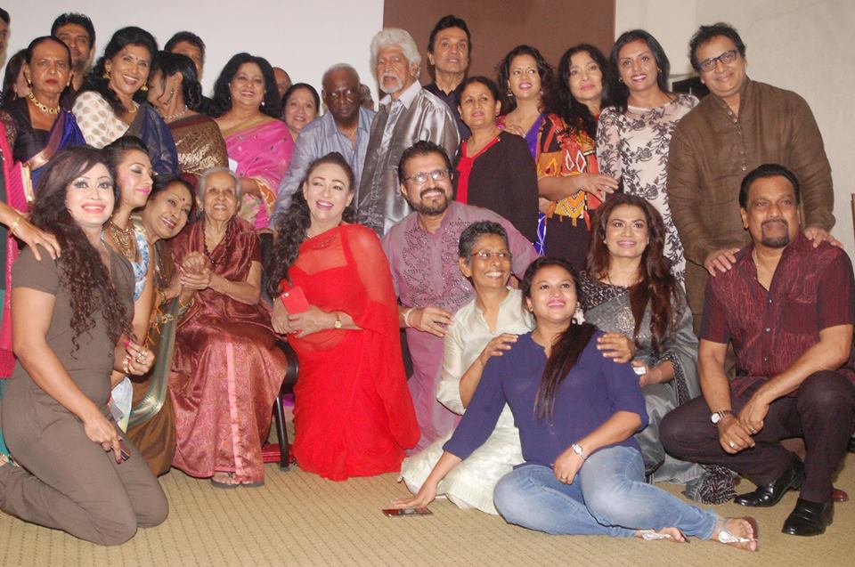 කලා ලොවේ සුපිරි තරු එකතුවුණු ප්‍රවීණ රංගන ශිල්පීනි අයිරාංගනී සේරසිංහගේ ...