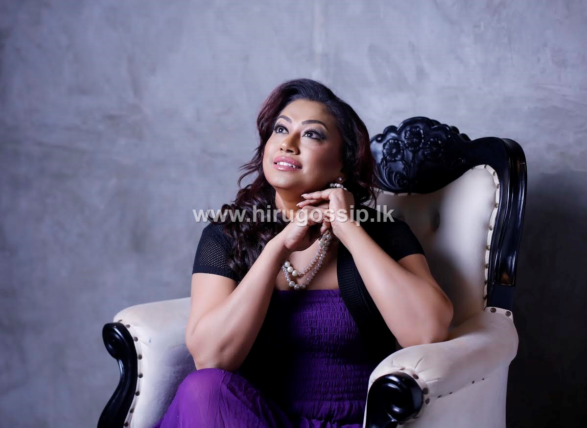 "කිසිම හිතවත්කමක් තිබුණේ නැහැ.." අන්තර් ජාලයේ යන කට කතා ගැන නිරෝෂා ...