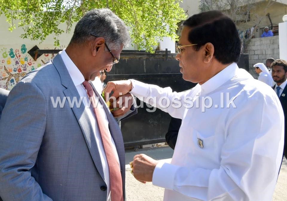 ඇමති ෆයිසර්ට ජනපතිගෙන් මලක් - Photos - Faiszer Musthapha - Hiru Gossip ...
