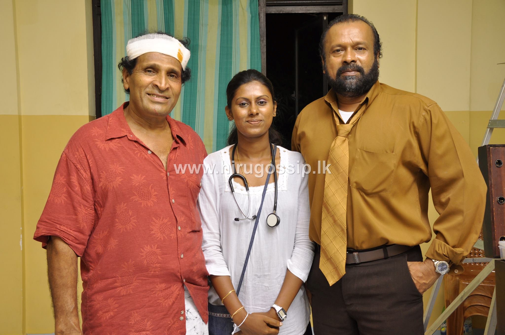 "රඟපෑම වෙනුවෙන් ගෙවිය යුතු මුදලවත් නොදී අද කෝටිපතියන් වෙලා ඉන්න ...
