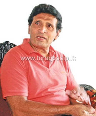 "රඟපෑම වෙනුවෙන් ගෙවිය යුතු මුදලවත් නොදී අද කෝටිපතියන් වෙලා ඉන්න ...