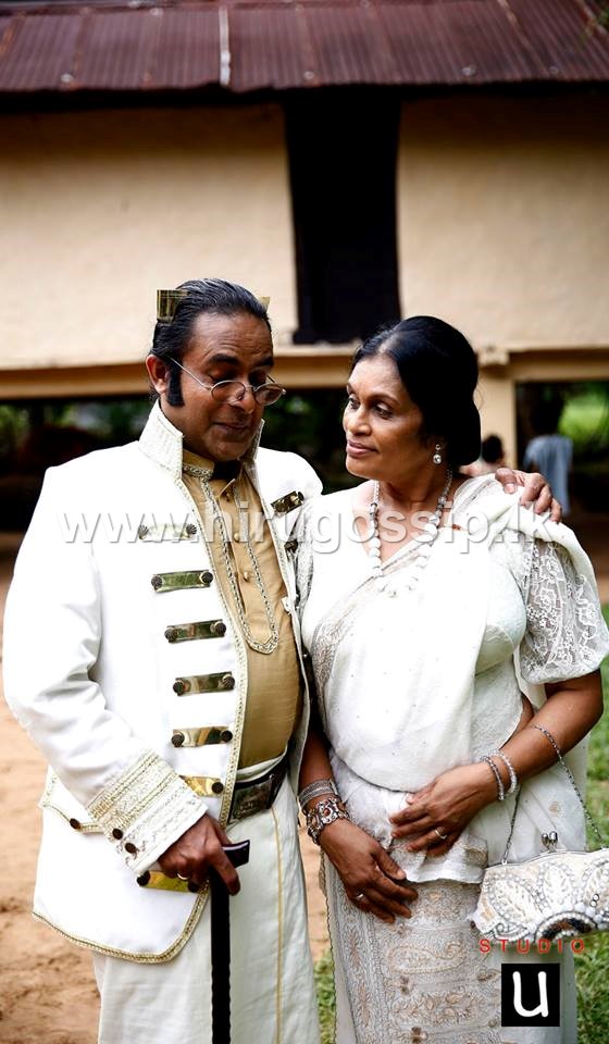 "තාත්තා දෙවැනි කසාදයක් කරගත්ත නිසා තාත්තාටයි මටයි අන්තිමට ගෙදරින් එලියට ...