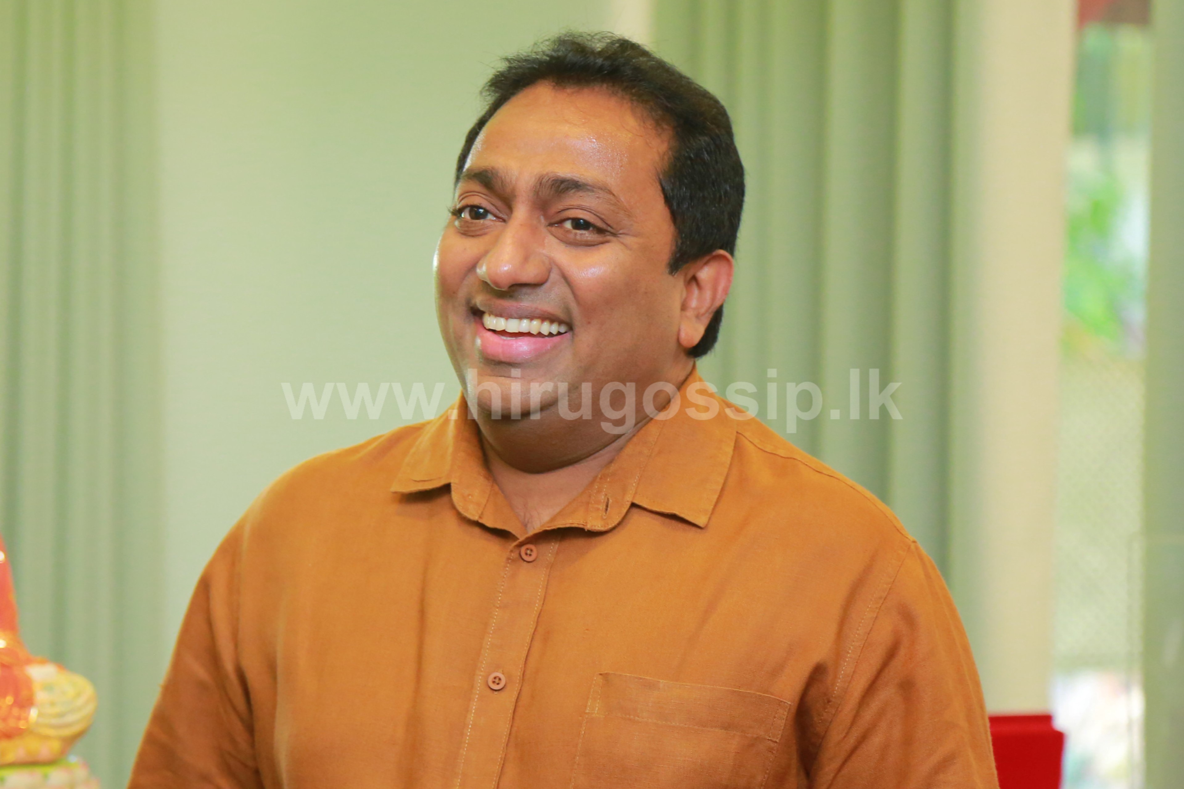 එජාප නියෝජ්‍ය මහලේකම් අකිලගේ සොඳුරු කැදැල්ල මාධ්‍යවේදීන්ගේ කැමරාවට ...