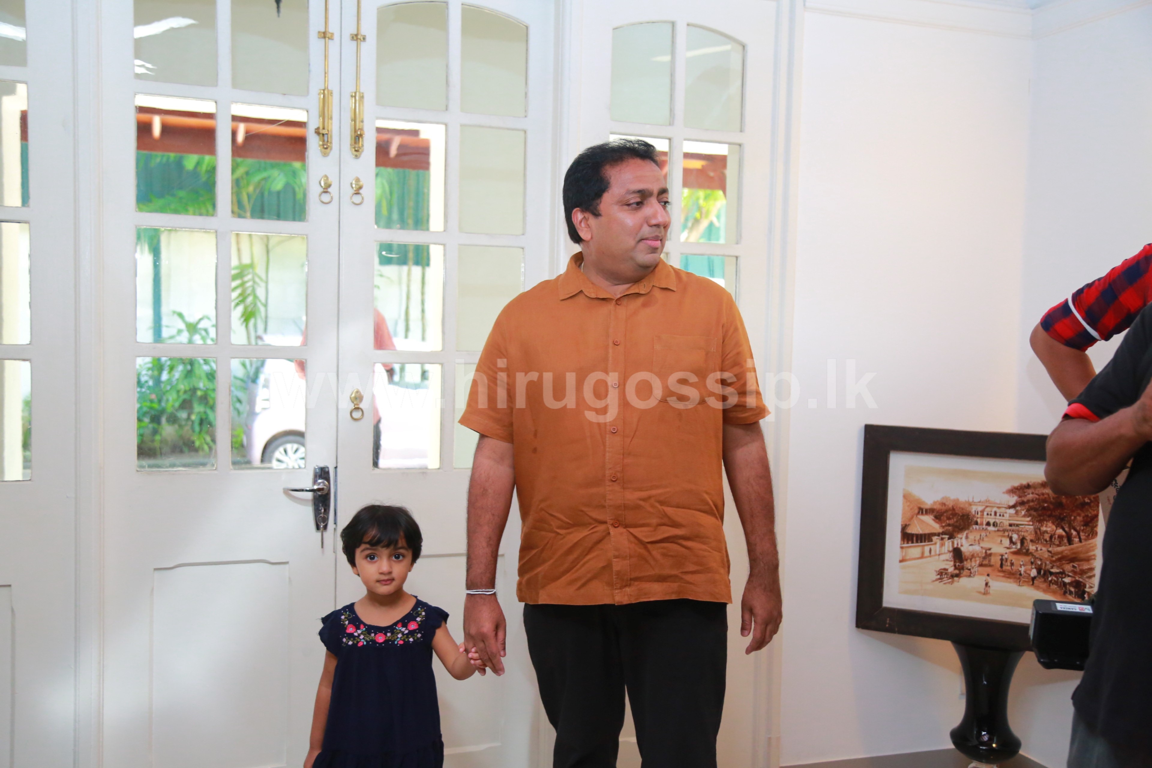 එජාප නියෝජ්‍ය මහලේකම් අකිලගේ සොඳුරු කැදැල්ල මාධ්‍යවේදීන්ගේ කැමරාවට ...