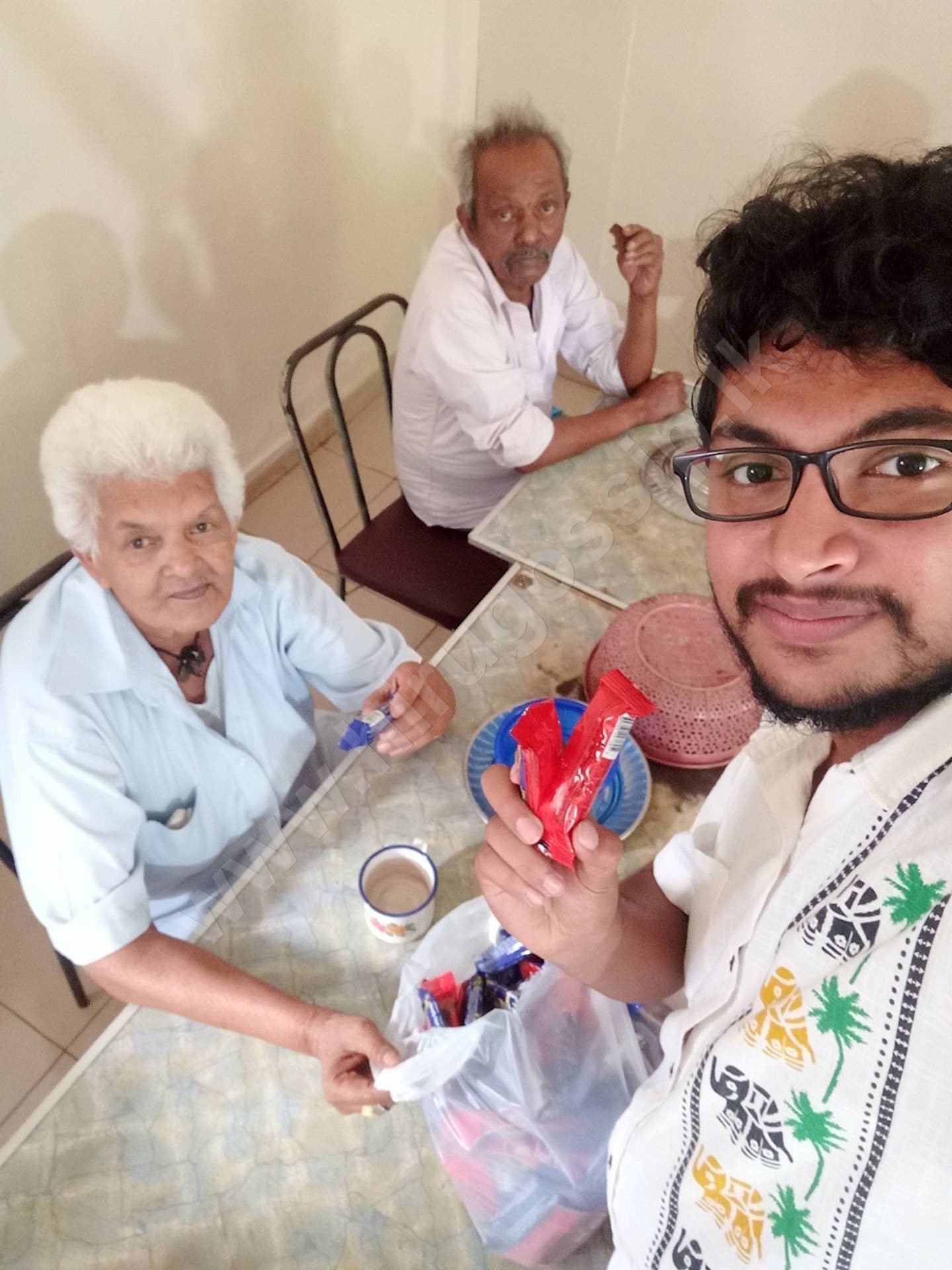 දරුවන්ගේ සෙනෙහස අහිමිවූ ⁣දෙමව්පියන්ට අවුරුදු අරන් ගිහින් අපේ රටේ ...