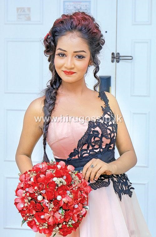 "මට ආදරය හම්බවෙලා තියෙන්නේ. අවු. 1 1/2 ක් තිස්සේ එයා මගෙත් එක්ක ඉන්නවා ...