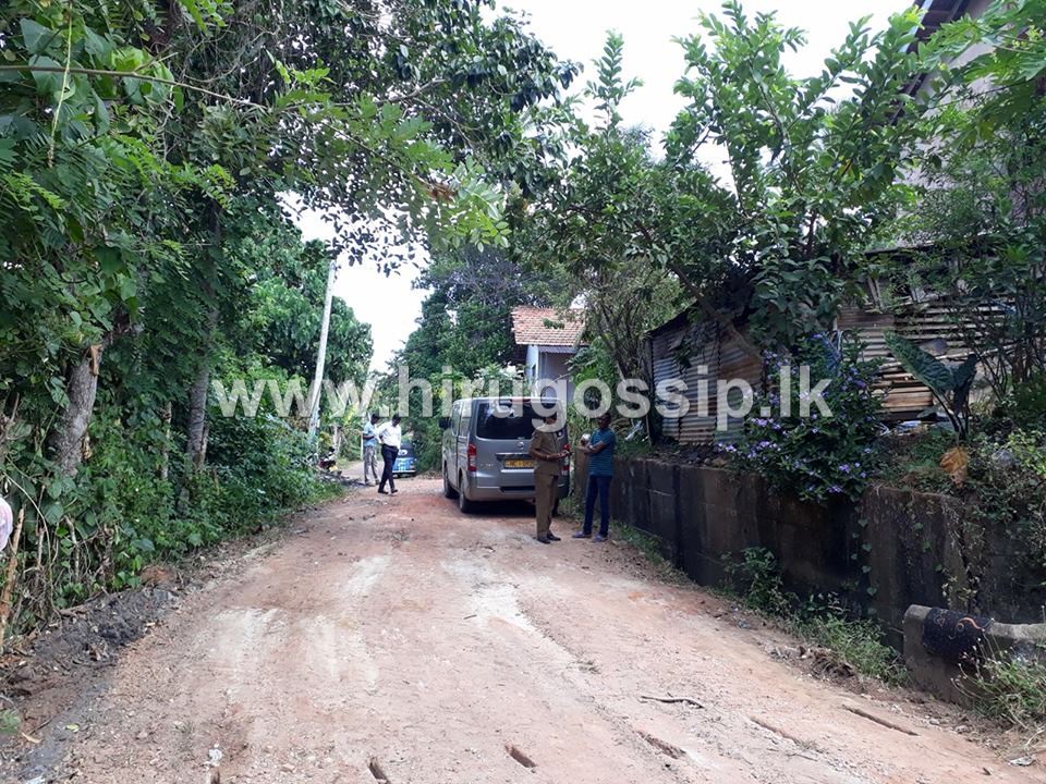 ඡන්දය අතලඟ තියාගෙන පාරක් කාපට් කරන්න ගිය පිරිසකට වැඩ වැරදුනු හැටි ...