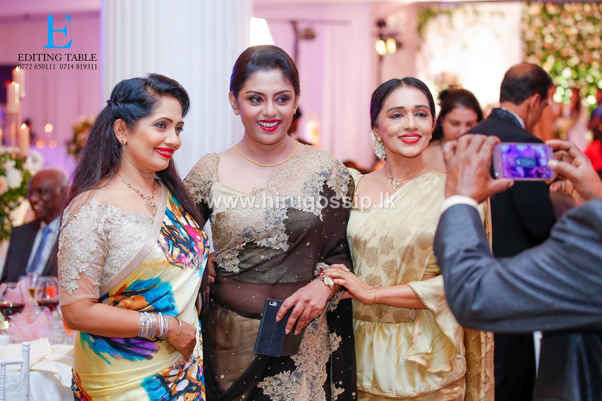 ශ්‍රියන්ත හා කුසුම්ගේ දියණිය තරුකිගේ විවාහයේ රසමුසු තැන් කැමරා කාචයට ...