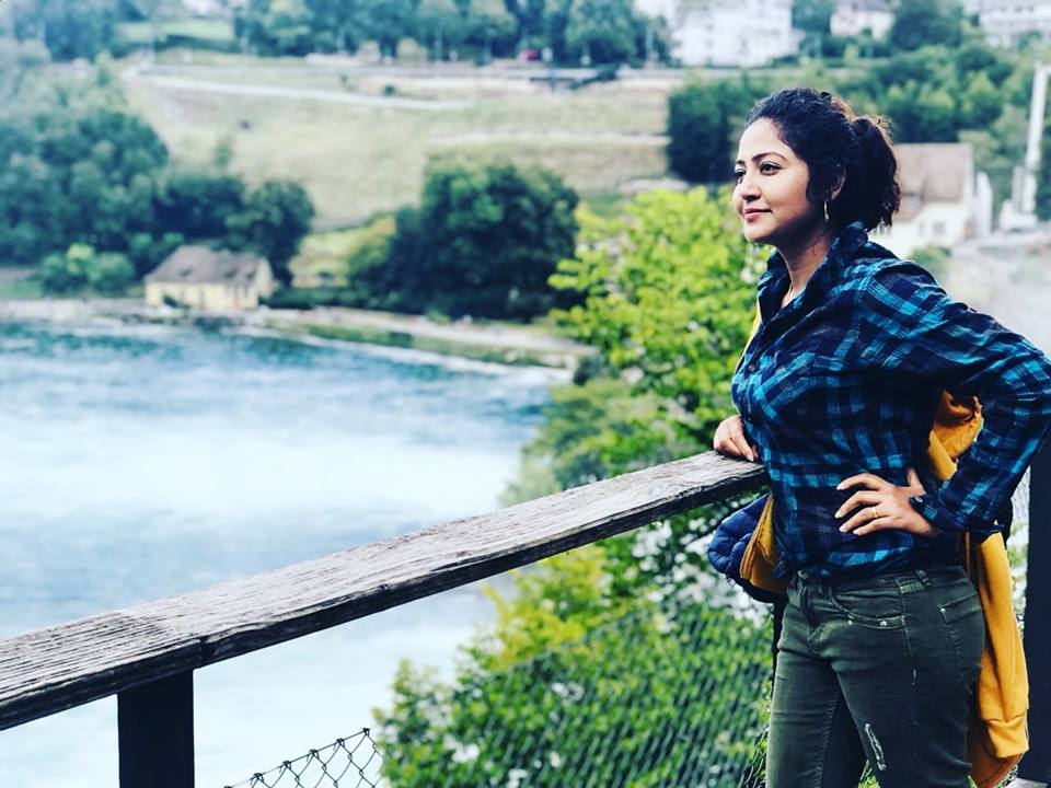 "ගොඩක් ලස්සන අය ළඟින් ඇසුරු කරද්දී දකින දෙයක් තමයි. හදවත ඒ අයගේ කැතයි ...