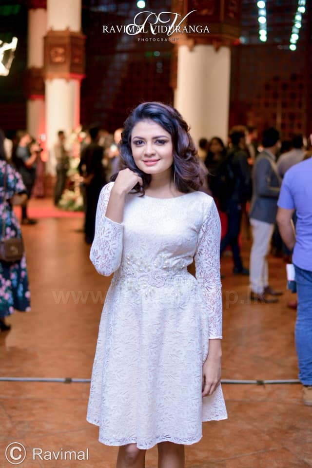 "විවාහයට වයස නම් හරි. ඒ වුණාට ඒකට සුදුසු කෙනෙක් තවම හමුවෙලා නැහැ ...