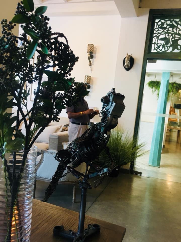පැන්සලෙන් පින්සලෙන් සිතුවම් මවන ලලිත් යකඩ අබලිවලින් ඔපදැමු අපූරූ ...