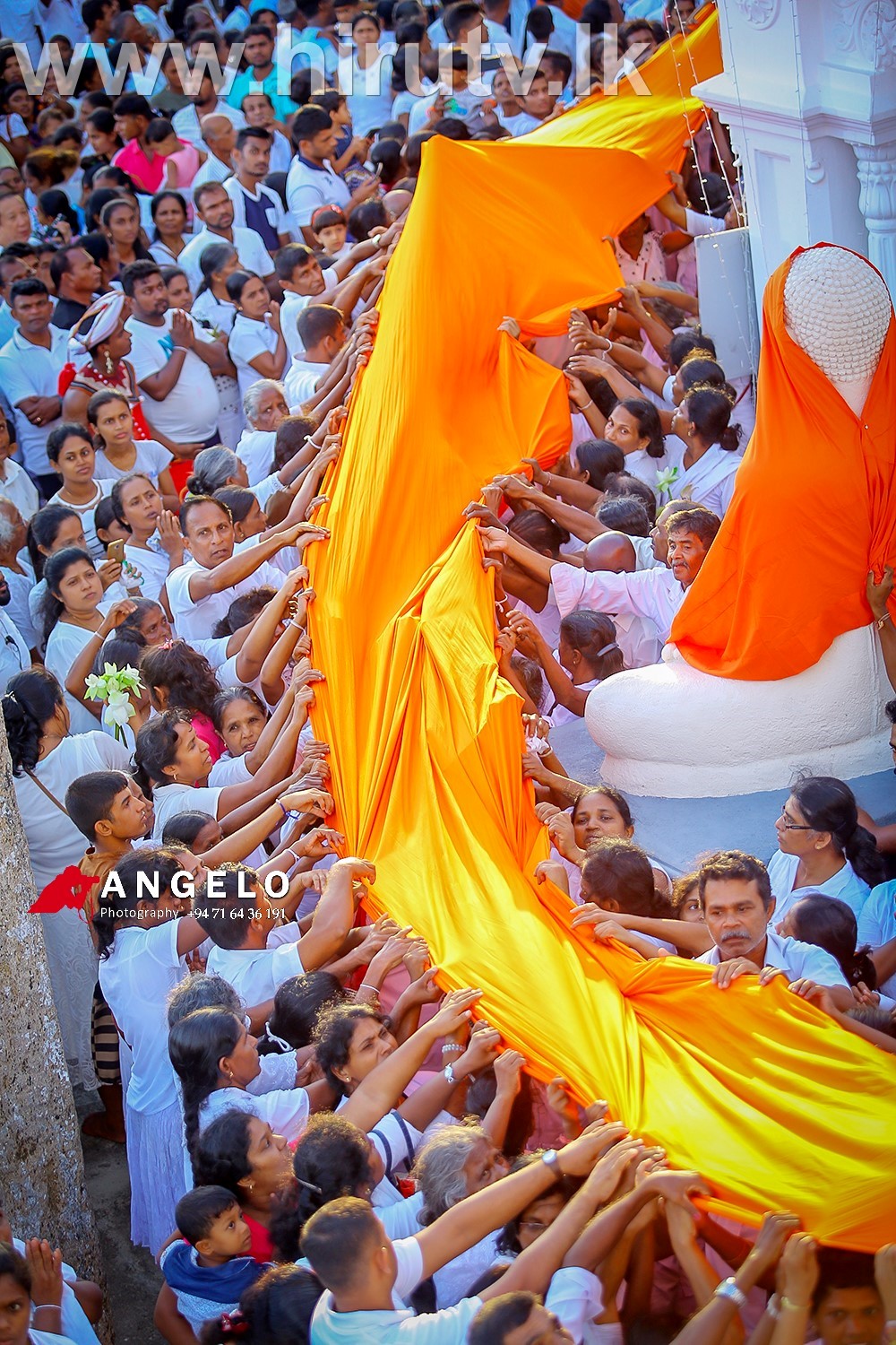 හිරු ශ්‍රද්ධාභිවන්දනාවේදී මහා සංඝරත්නයේ සහ ලක්ෂ සංඛ්‍යාත සැදැහැවතුන්ගේ ...