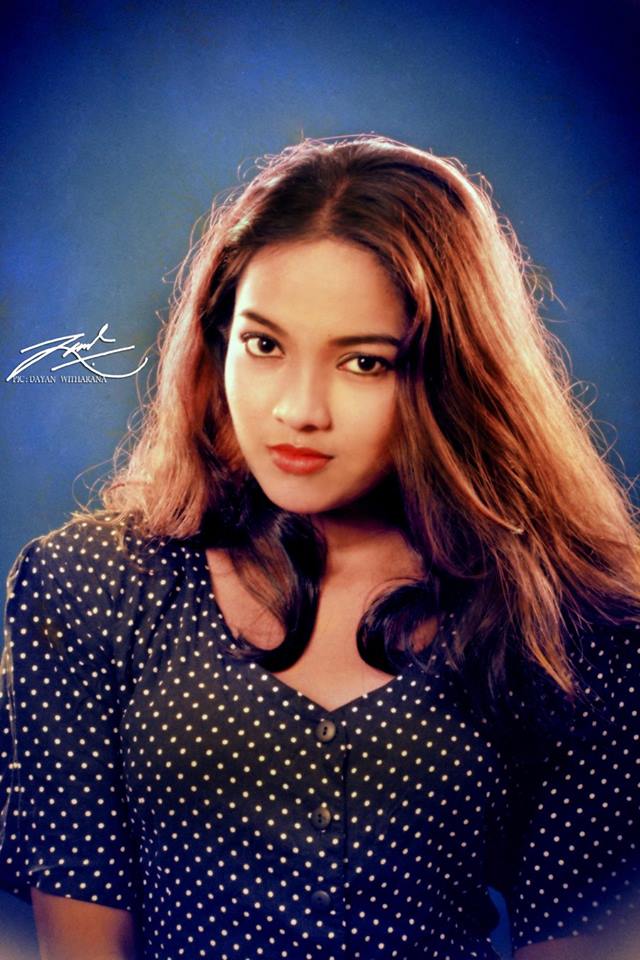 "හිතපු ආදරේ ප්‍රතික්ෂේප වෙන වෙලාවට කඩා වැටෙනවා. හඬා වැලපෙනවා. දුක්වෙනවා ...