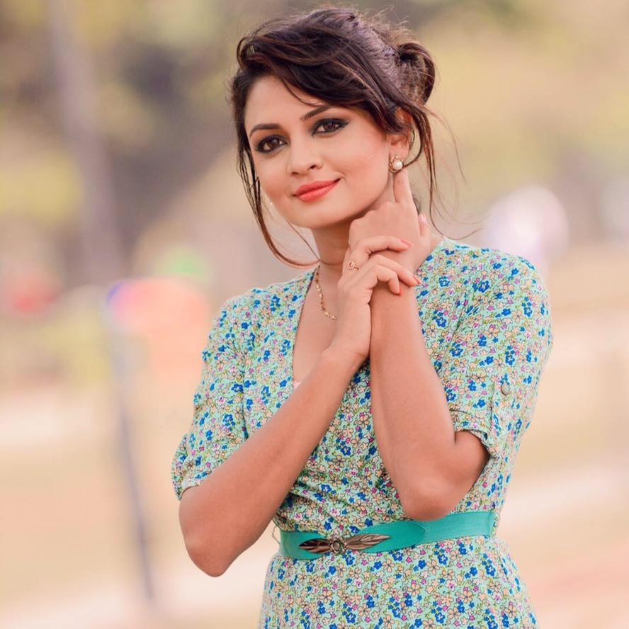 "එහෙම රැදෙන්න බැහැ, වෘත්තීය මට්ටමින් කිරීම තරමක් අසීරුවෙලා වෙලා ...