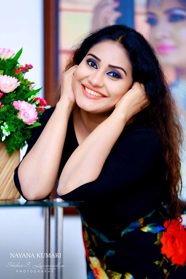 "හැමෝටම වගේ මටත් දැන් ආර්ථික ප්‍රශ්න මතුවෙලා, කොහොම හරි රෝල් කරගෙන ජිවත් වෙනවා.." - නයනා කුමාරී ...