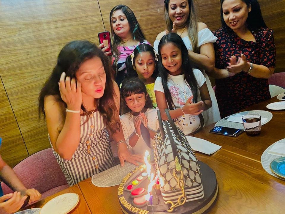 ජනප්‍රිය නිලි නිමන්ති පෝරගේ, උපන්දිනය සැමරූ හැටි මෙන්න - Photos ...
