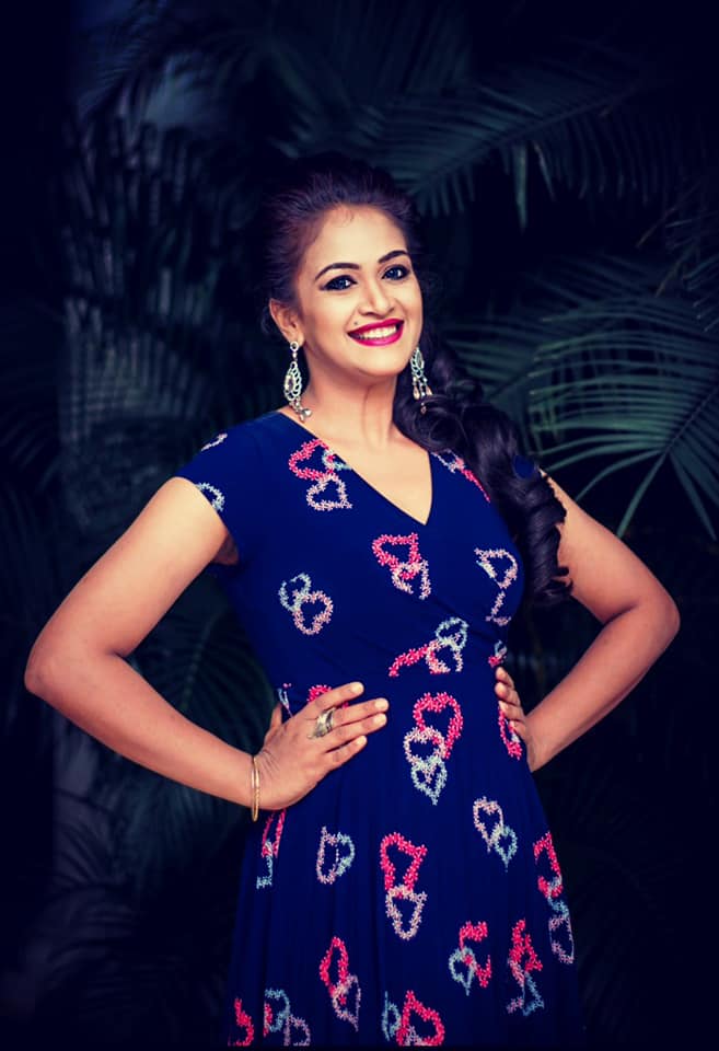 "අම්මයි තාත්තයි දෙන්නම කැමති වුණේ නැහැ, විවාහ වුණාට පස්සේ මගේ සැමියා ...