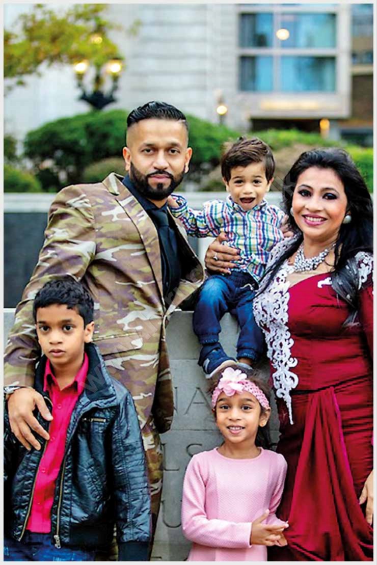 එදා මම කාර්ය බහුල වුණේ. රඟපෑමත් එක්ක. ඒත් අද මම බිසි වෙලා ඉන්නෙ, අම්මගේ ...