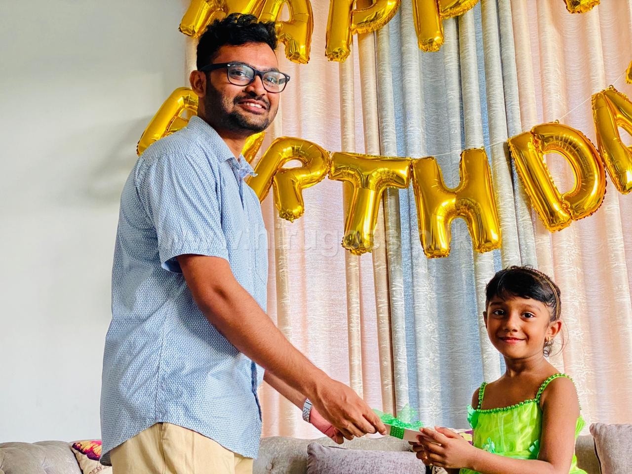 ජනප්‍රිය රංගන ශිල්පිනියක මෙන්ම ටෙලි නාට්‍ය නිෂ්පාදිකාවක වන නිමන්ති ...