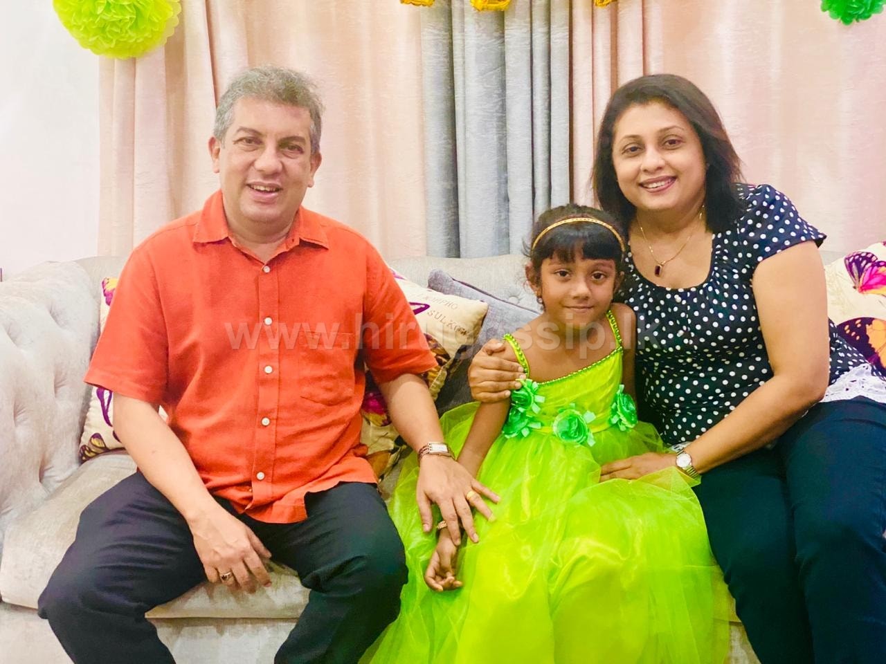 ජනප්‍රිය රංගන ශිල්පිනියක මෙන්ම ටෙලි නාට්‍ය නිෂ්පාදිකාවක වන නිමන්ති ...