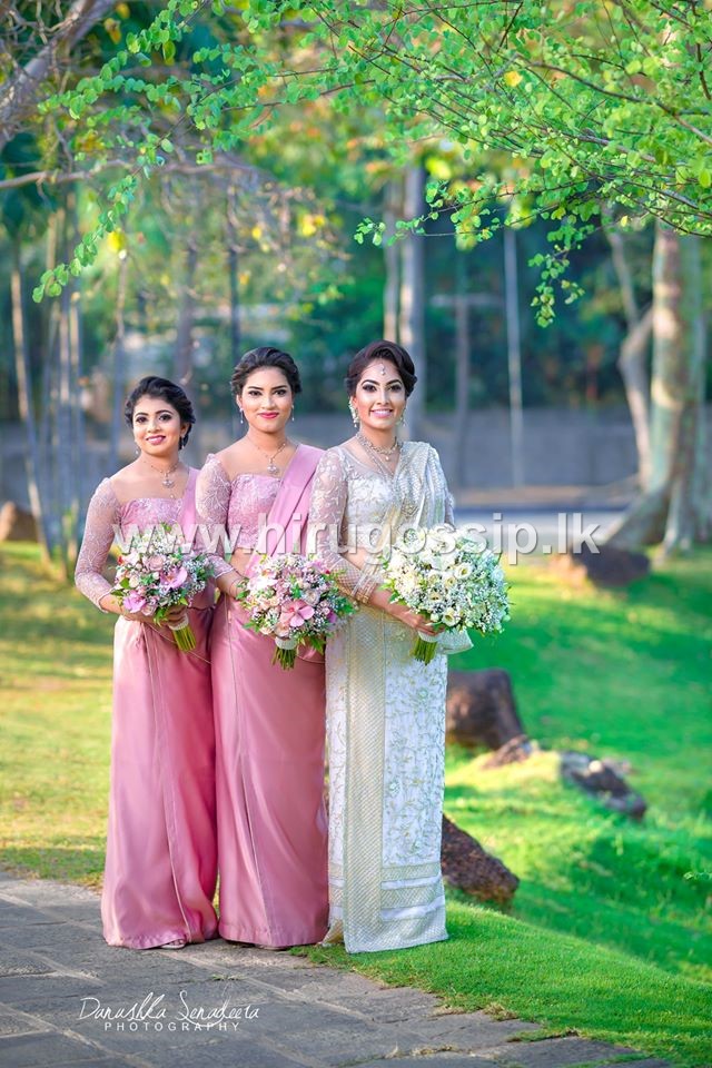 මංගල දිනයට හැඩවුණු සුපිරි ක්‍රීඩක කුසල්ගේ සහ කළණිගේ අලංකාර ඡායාරූප ...