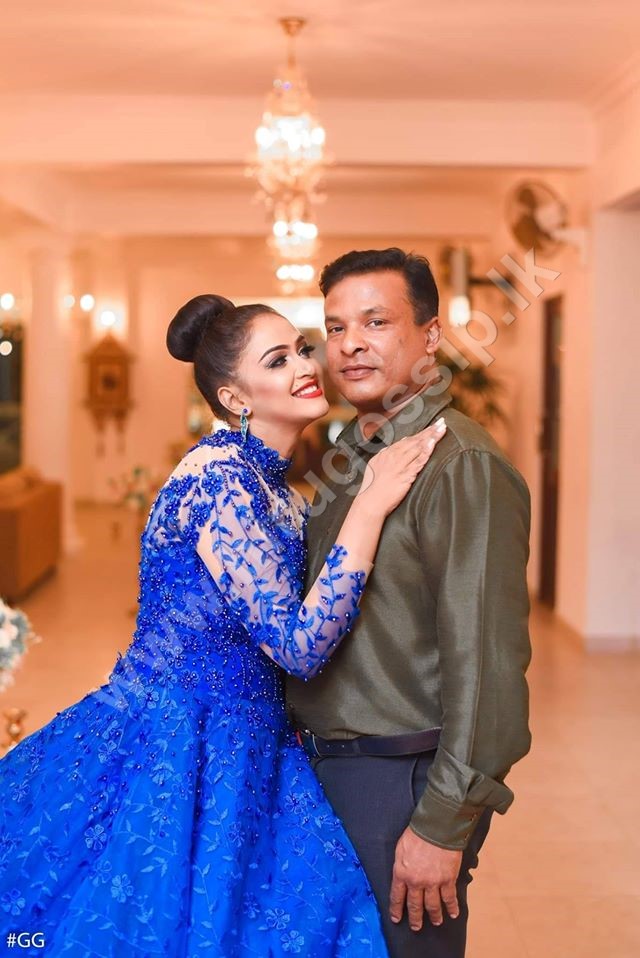 "මමත් රට ජාතියට ආදරෙයි. අපිට කරන්න බැරි දේවල් මගේ සැමියා රට වෙනුවෙන් ...