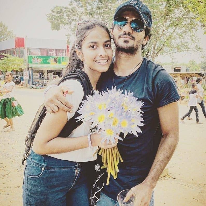 "මම විවාහ වෙන්න බලාපොරොත්තුවෙන් හිටියේ 11 වසර ඉන්නකොට..." - ධනුක ...