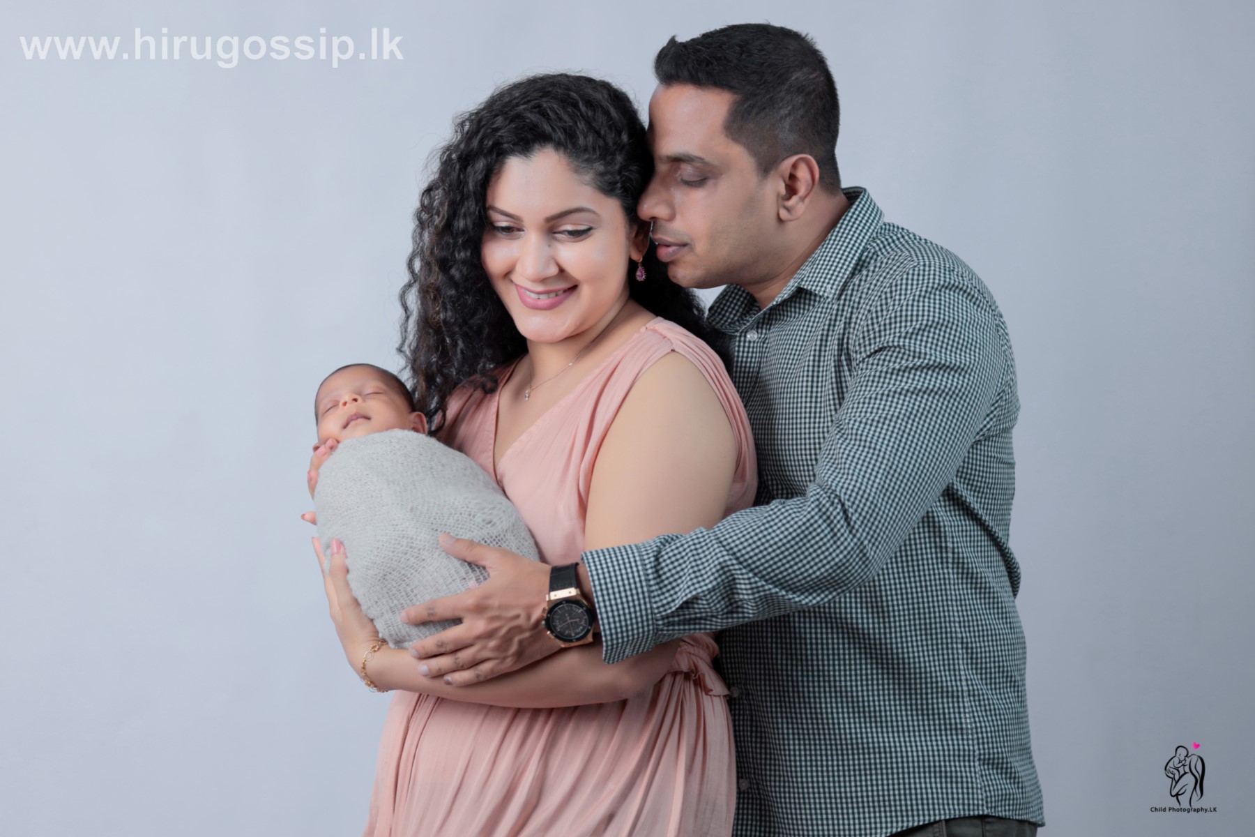 රංගන ශිල්පිනී තාරුකා වන්නිආරච්චිගේ ආදරණීය කැදැල්ලේ නවතම ඡායාරූප පෙළ ...