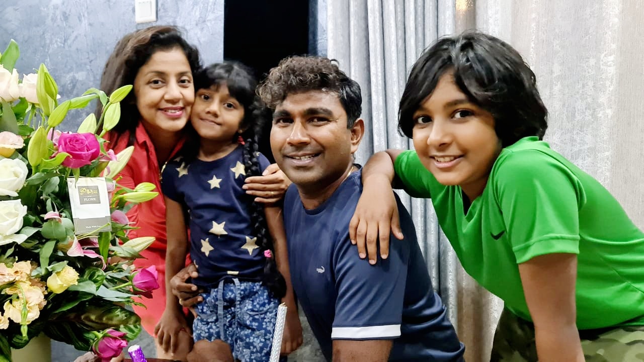 ජනප්‍රිය රංගන ශිල්පිනී නිමන්ති පෝරගේ උපන් දිනය සැමරූ හැටි මෙන්න ...