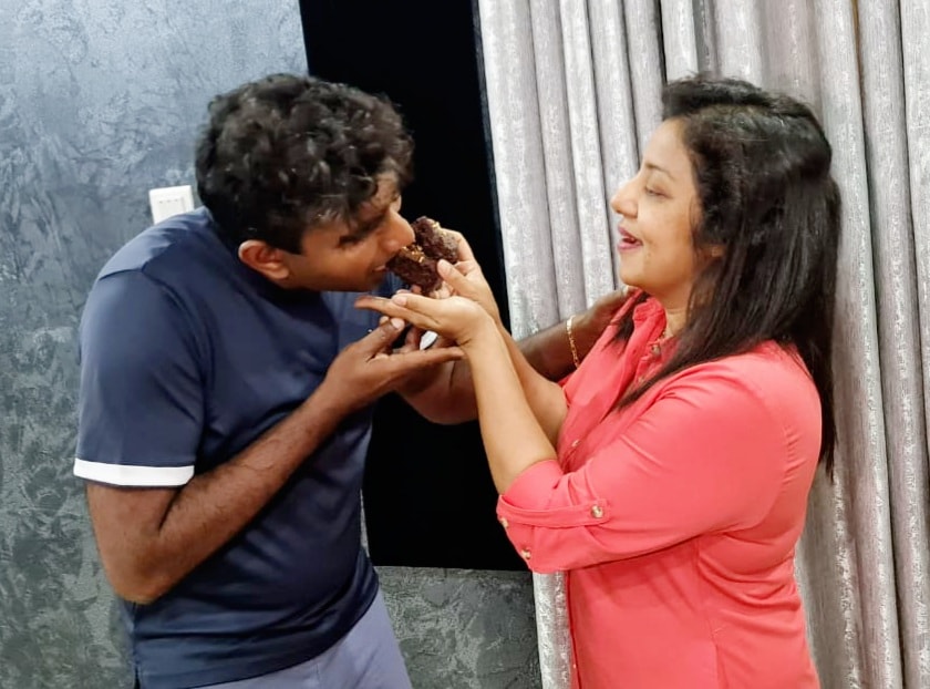 ජනප්‍රිය රංගන ශිල්පිනී නිමන්ති පෝරගේ උපන් දිනය සැමරූ හැටි මෙන්න ...