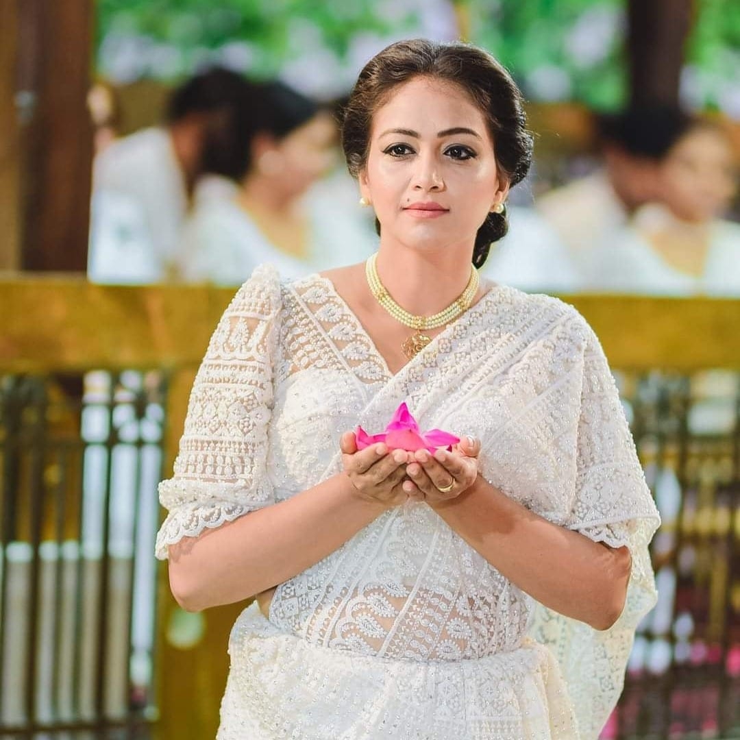 "කොටට ඇඳුම් ඇදලා මට ප්‍රසිද්ධ වෙන්න වුවමනාවක් නැහැ, ඒ චරිත මම භාර ගත්තේ ...