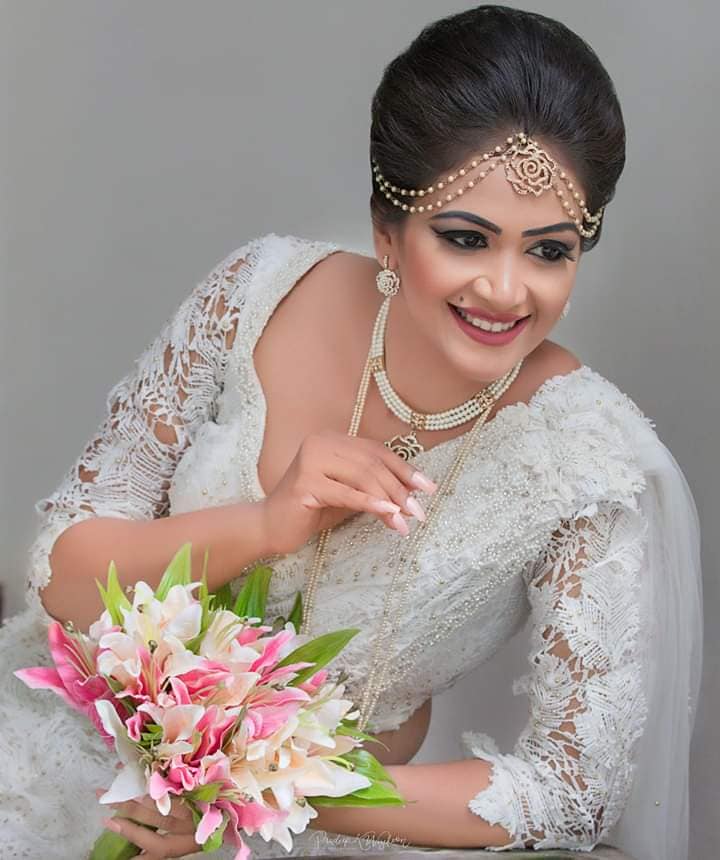 "කොටට ඇඳුම් ඇදලා මට ප්‍රසිද්ධ වෙන්න වුවමනාවක් නැහැ, ඒ චරිත මම භාර ගත්තේ ...