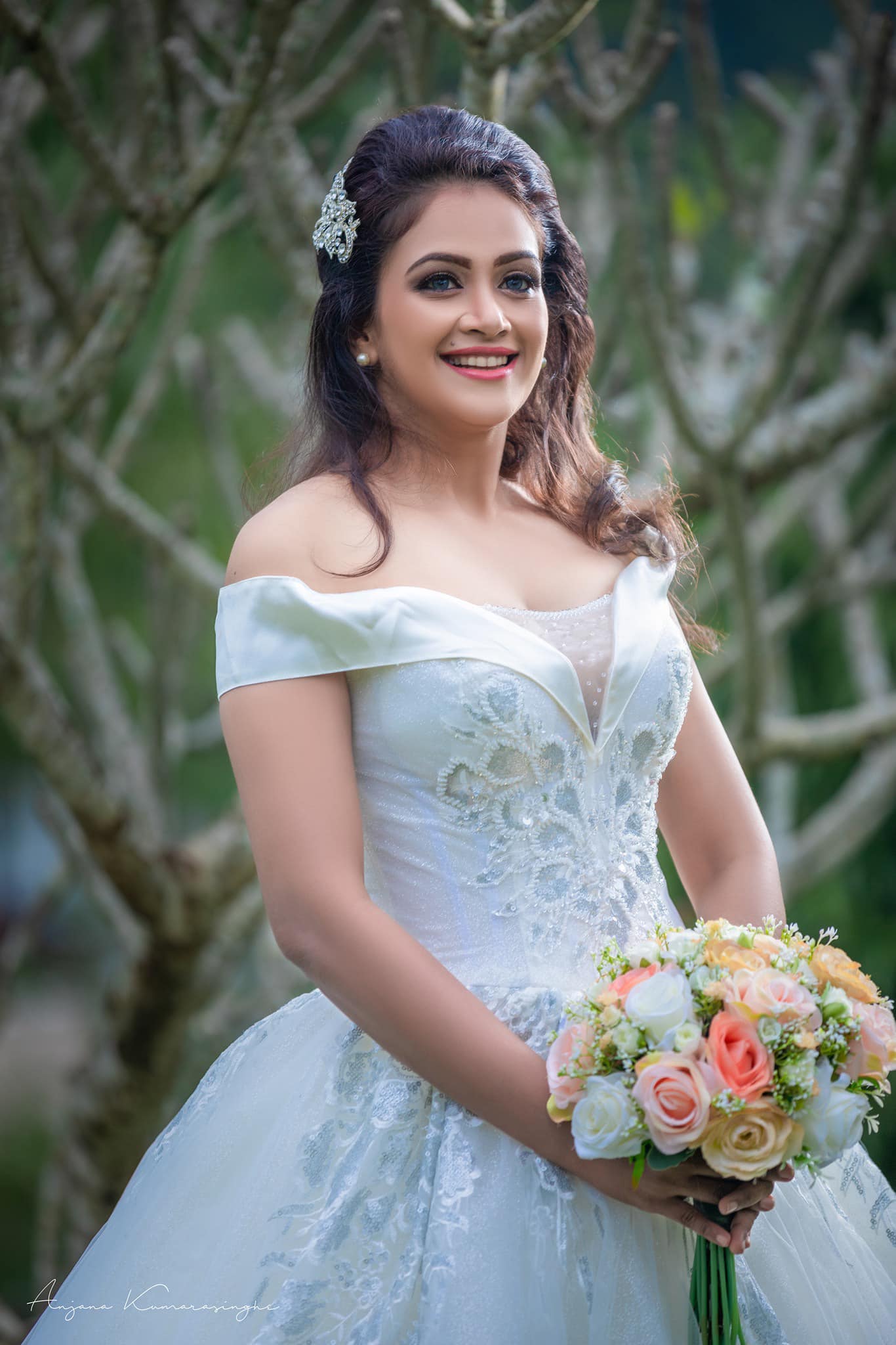 "කොටට ඇඳුම් ඇදලා මට ප්‍රසිද්ධ වෙන්න වුවමනාවක් නැහැ, ඒ චරිත මම භාර ගත්තේ ...