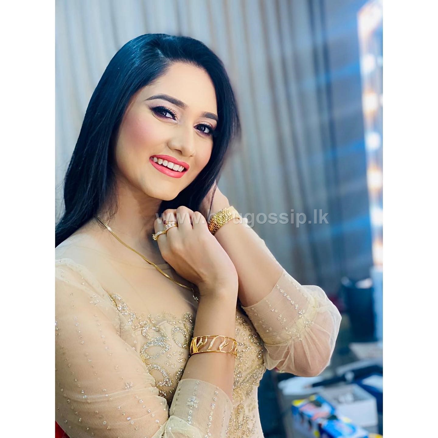 “හිනාවෙද්දි ජීවිතය රසවිඳින්න පුළුවන්.. අඬද්දි ජීවිතය තේරුම් ගන්න ...