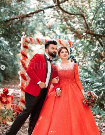 Fill-T සමඟ විවාහ වුණු, නිතරම බුකිය කළඹන, හසිනි සැමුවෙල්ගේ අත ගත්ත අලුත් ...