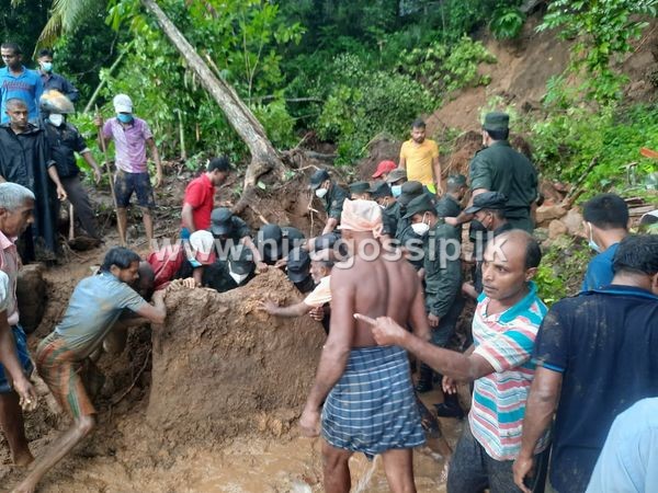 "දෙවනගල දෙවනත් වෙන්න තවමත් සොයන නාය නොගිය ඒ සෙනෙහස.." - සිය ආදරණියන් ...