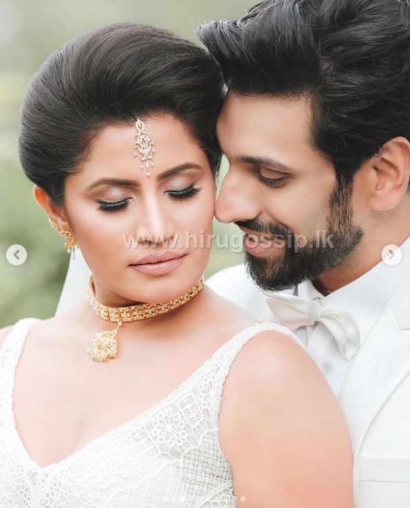 බුකියේ කතාබහට ලක්වන, නිරූපණ ශිල්පිනී, ඕෂධී හිමාෂාගේ අලුත්ම ඡායාරූප පෙළ ...