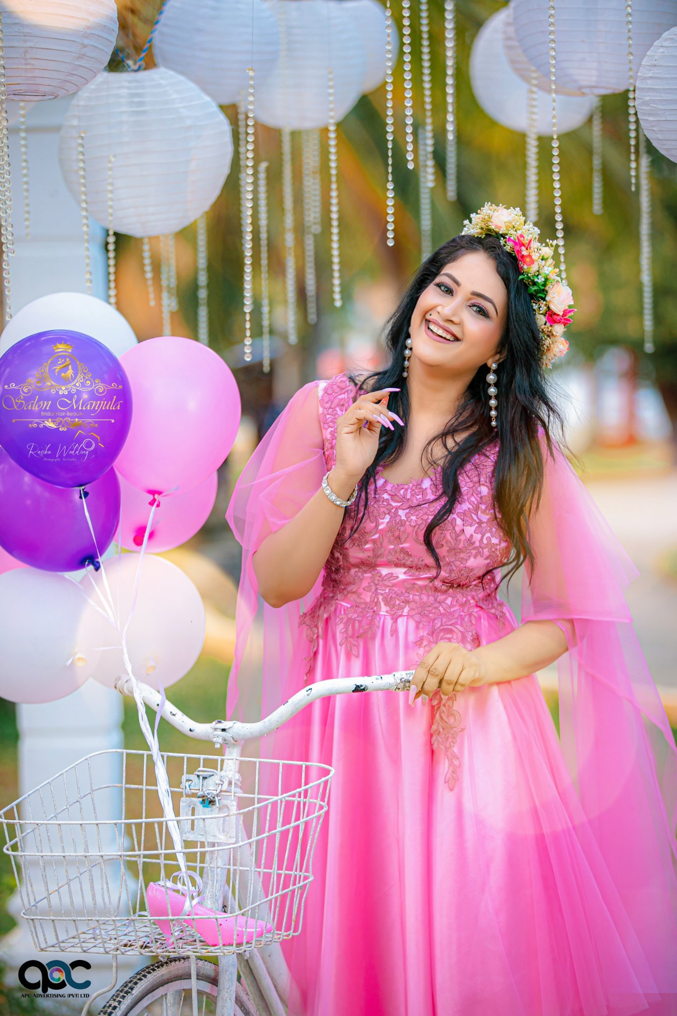 සුරංගනාවියක්ද මේ ! අද උපන්දිනය සමරන සුන්දර අශිකා... අම්මයි දූයි ...