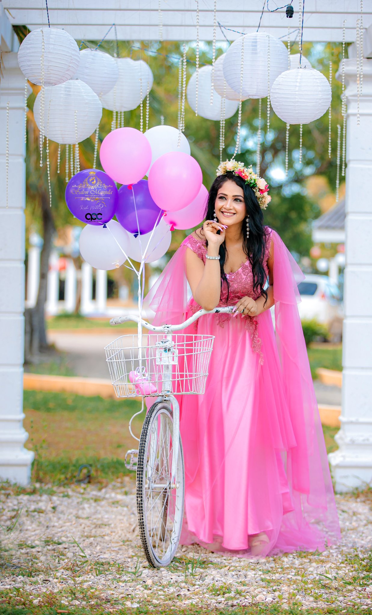 සුරංගනාවියක්ද මේ ! අද උපන්දිනය සමරන සුන්දර අශිකා... අම්මයි දූයි ...