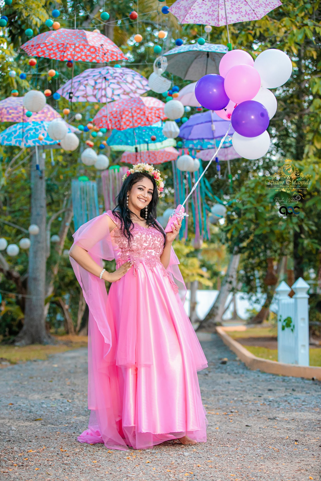 සුරංගනාවියක්ද මේ ! අද උපන්දිනය සමරන සුන්දර අශිකා... අම්මයි දූයි ...