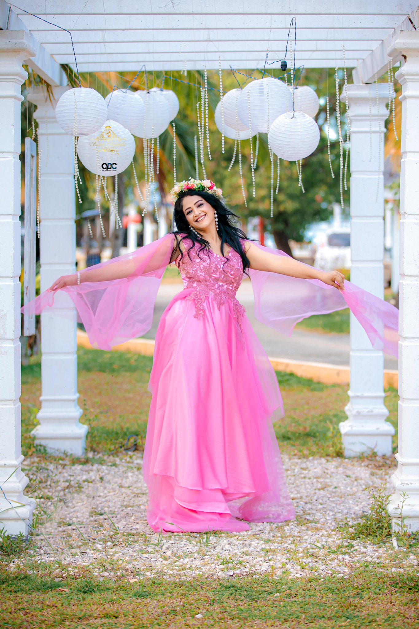 සුරංගනාවියක්ද මේ ! අද උපන්දිනය සමරන සුන්දර අශිකා... අම්මයි දූයි ...