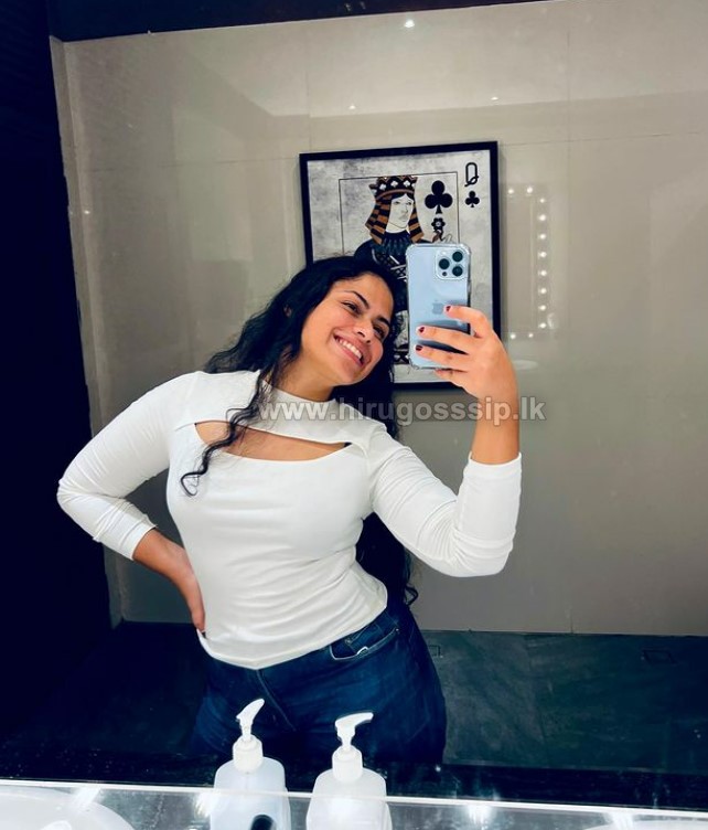 එයයි එයාගේ අරයයි දෙන්නම.. අනේ......” - සුරූපී නිළි සඳනි ප්‍රනාන්දුයි ...