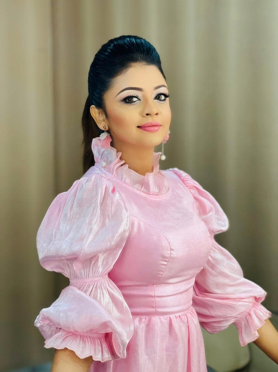 ලස්සන රෝස මලක් වගේ එයා.. සුන්දර රුක්ෂානාගේ, හැඩ ! - Photos - Rukshana ...