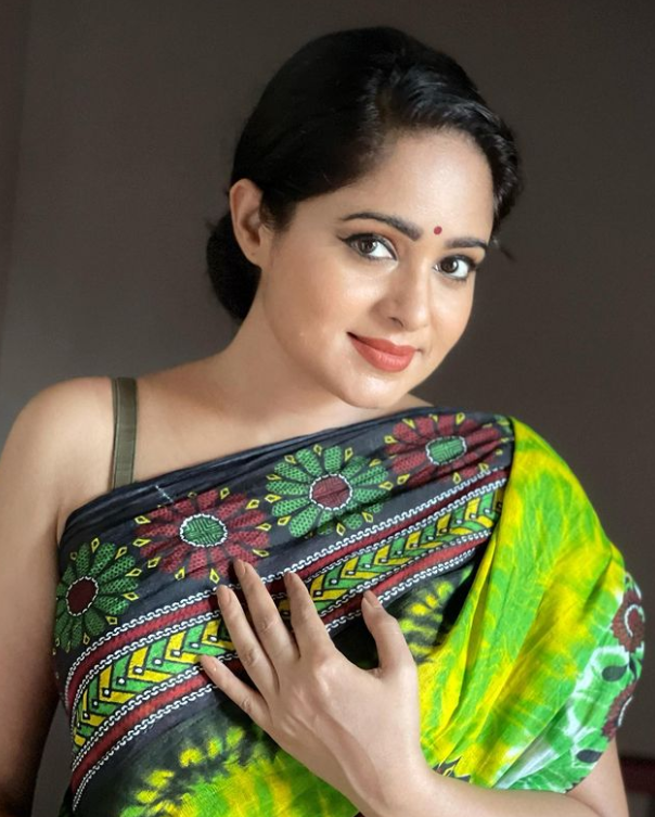 "දවසක් මම විශ්වවිද්‍යාලයට අම්මව එක්කගෙන ගියා... අයියලා මාව අල්ලගෙන කාට ...