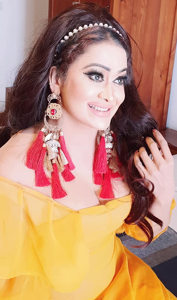 "මේ අවුරුද්දේ අනිවාර්යෙන්ම බඳිනවා" "එයා බොඩිබිල්ඩර් කෙනෙක්... අපේ ආදර ...